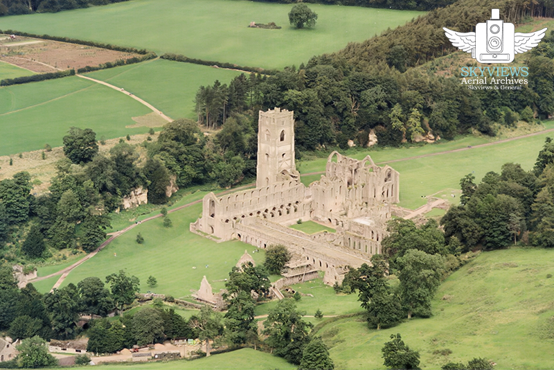 Fountains Abbey - 1993 - Skyviews Aerial Archives